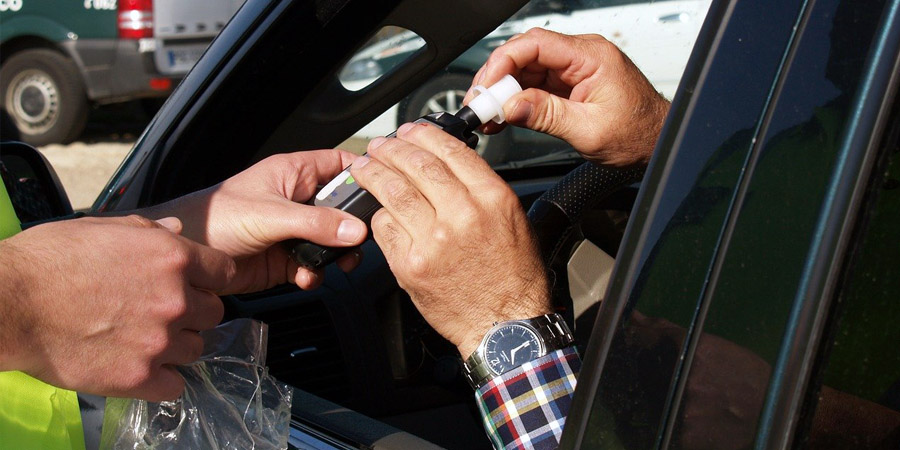 Entra derrapant en una rotonda begut i acaba detingut - Digital Andorra